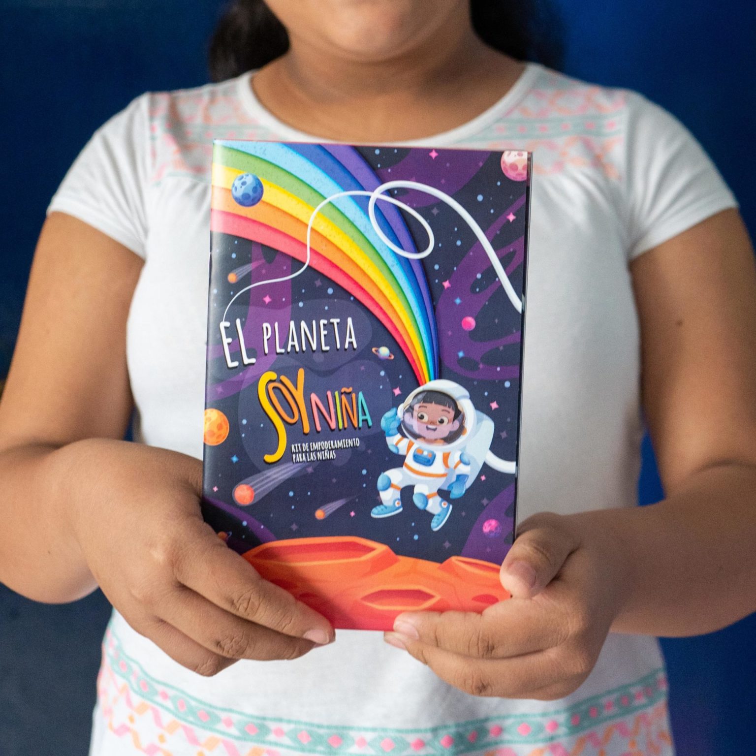 Soy Niña delivers emotional support magazine to girls in Costa Rica