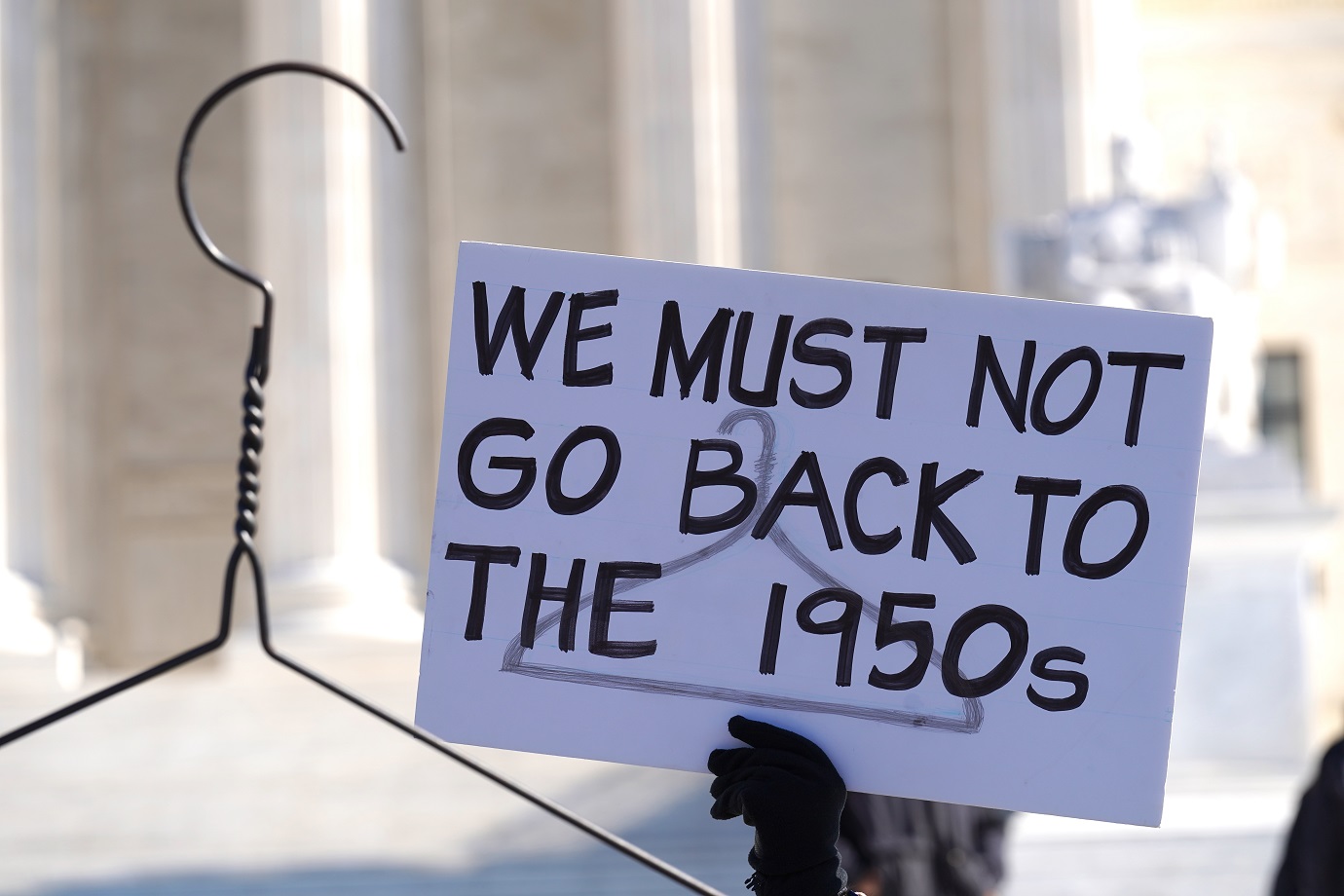 'An utter disgrace': Democrats weigh in after draft Roe v. Wade ...