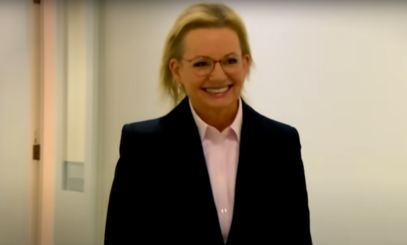 What is the ‘glass cliff’ phenomenon?